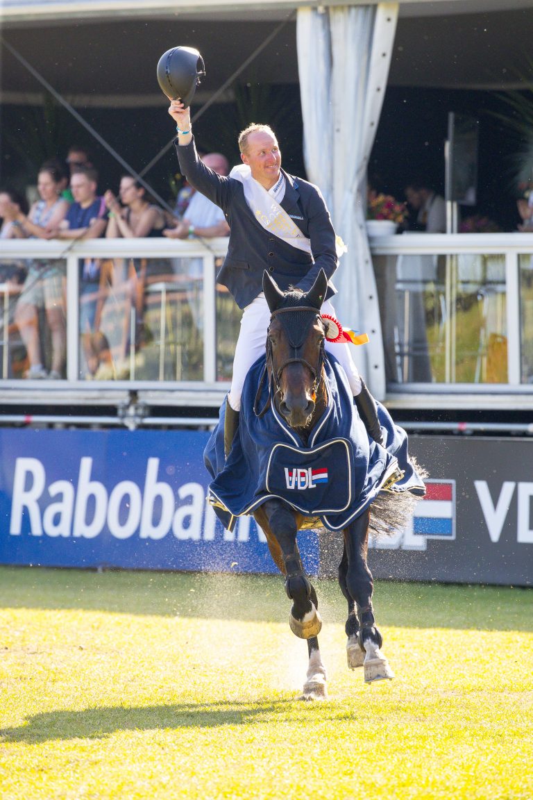 Grote Prijs Eindhoven gewonnen door Michael Greeve en Turbo Z - DigiShots