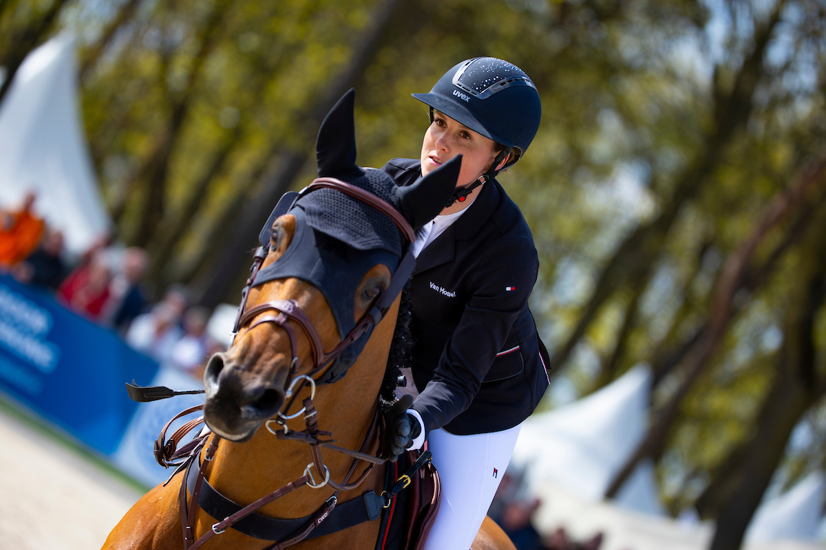 Kim Emmen: De dag na het winnen van zilver - 🇬🇧 - DigiShots